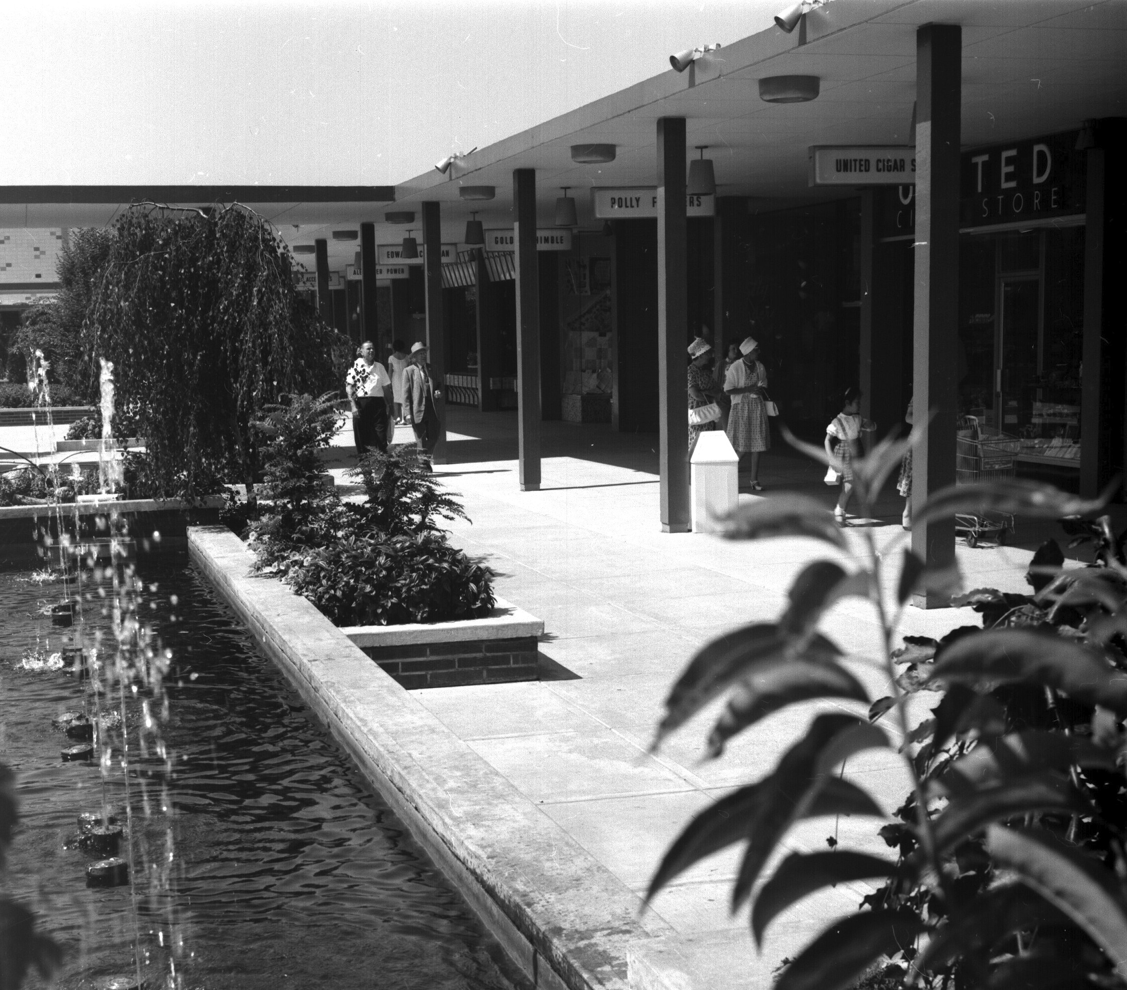 Oakridge Mall in the 60s – What Floats to the Top of My Desk